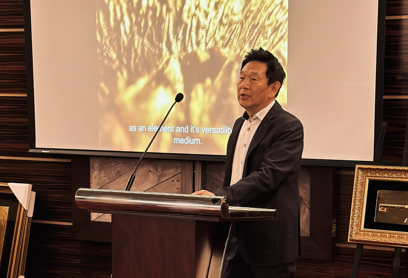 LIGHT OF GOLD by Kim il Tae - Global Trend Monitor